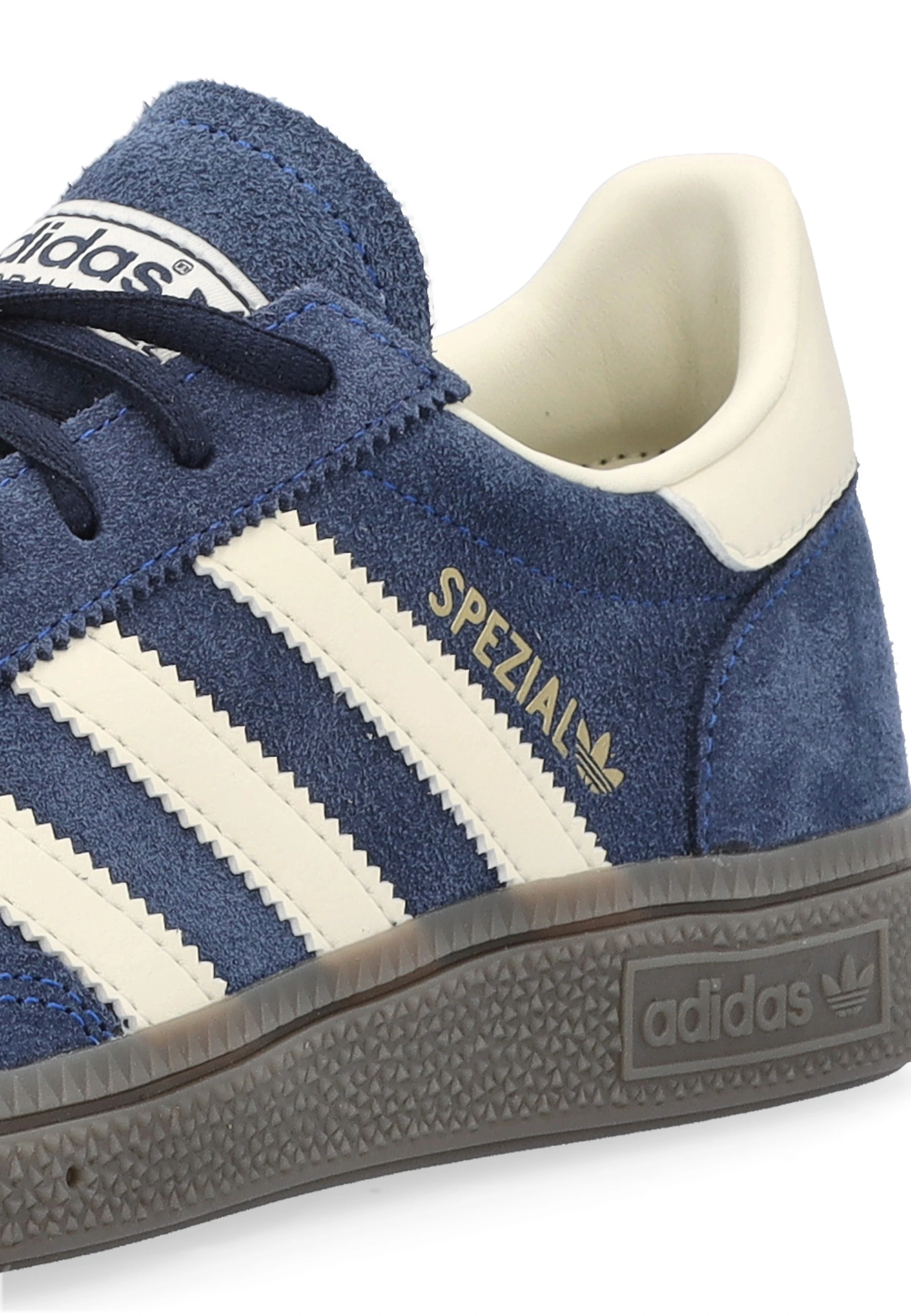 Adidas: storia e origine del marchio a tre strisce - Nico.it